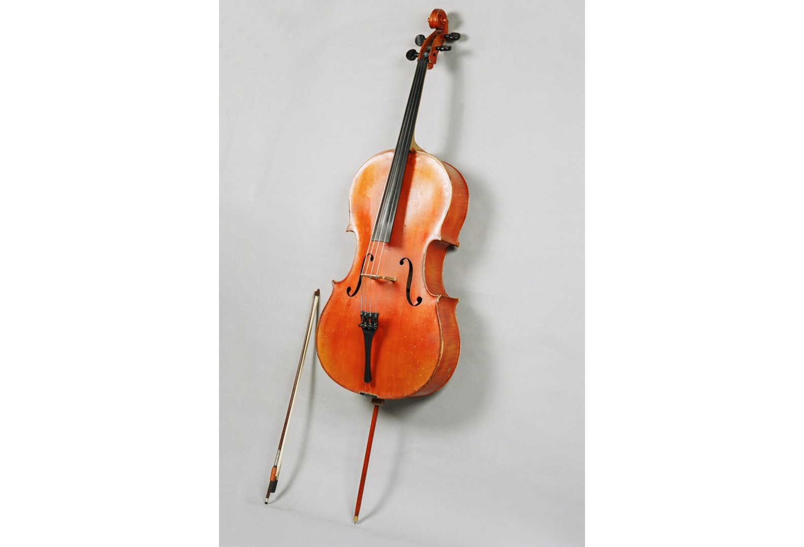 violončelė - Visuotinė lietuvių enciklopedija