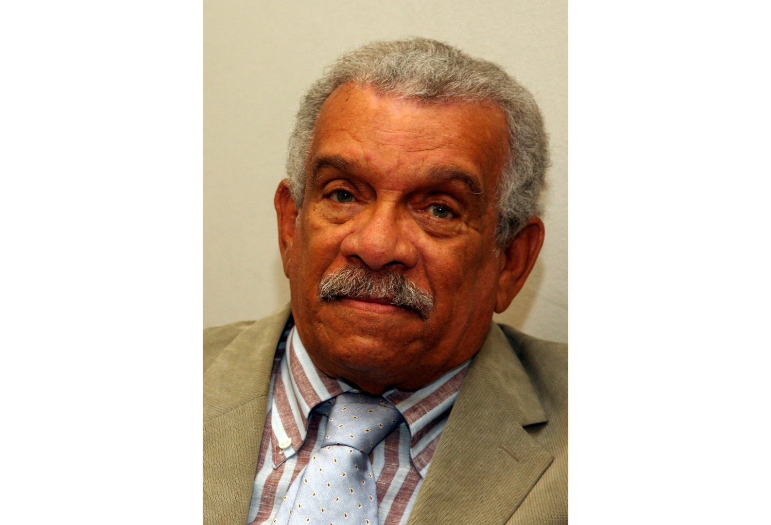 Derek Alton Walcott - Visuotinė lietuvių enciklopedija