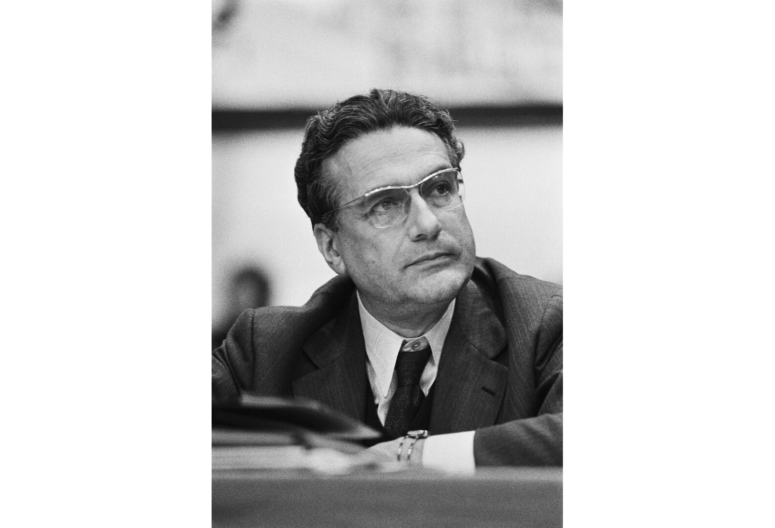 Ernest Esra Mandel - Visuotinė lietuvių enciklopedija