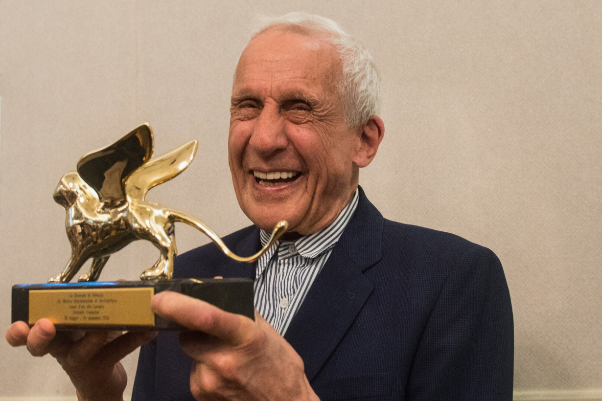 Kenneth Frampton - Visuotinė lietuvių enciklopedija