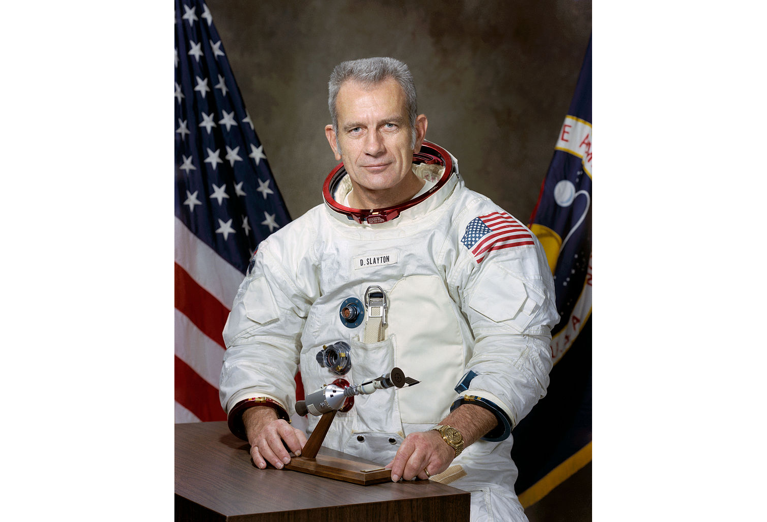 Donald Kent Slayton - Visuotinė lietuvių enciklopedija