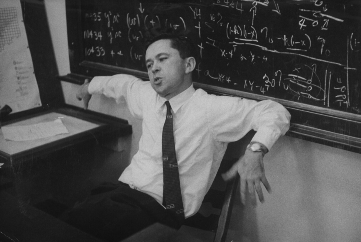 Edward Lewis - Visuotinė lietuvių enciklopedija