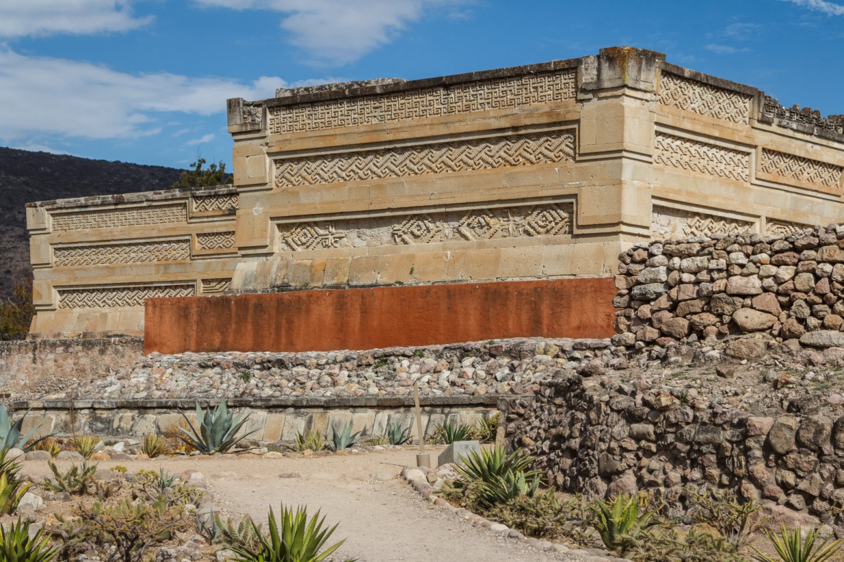 Mitla - Visuotinė lietuvių enciklopedija