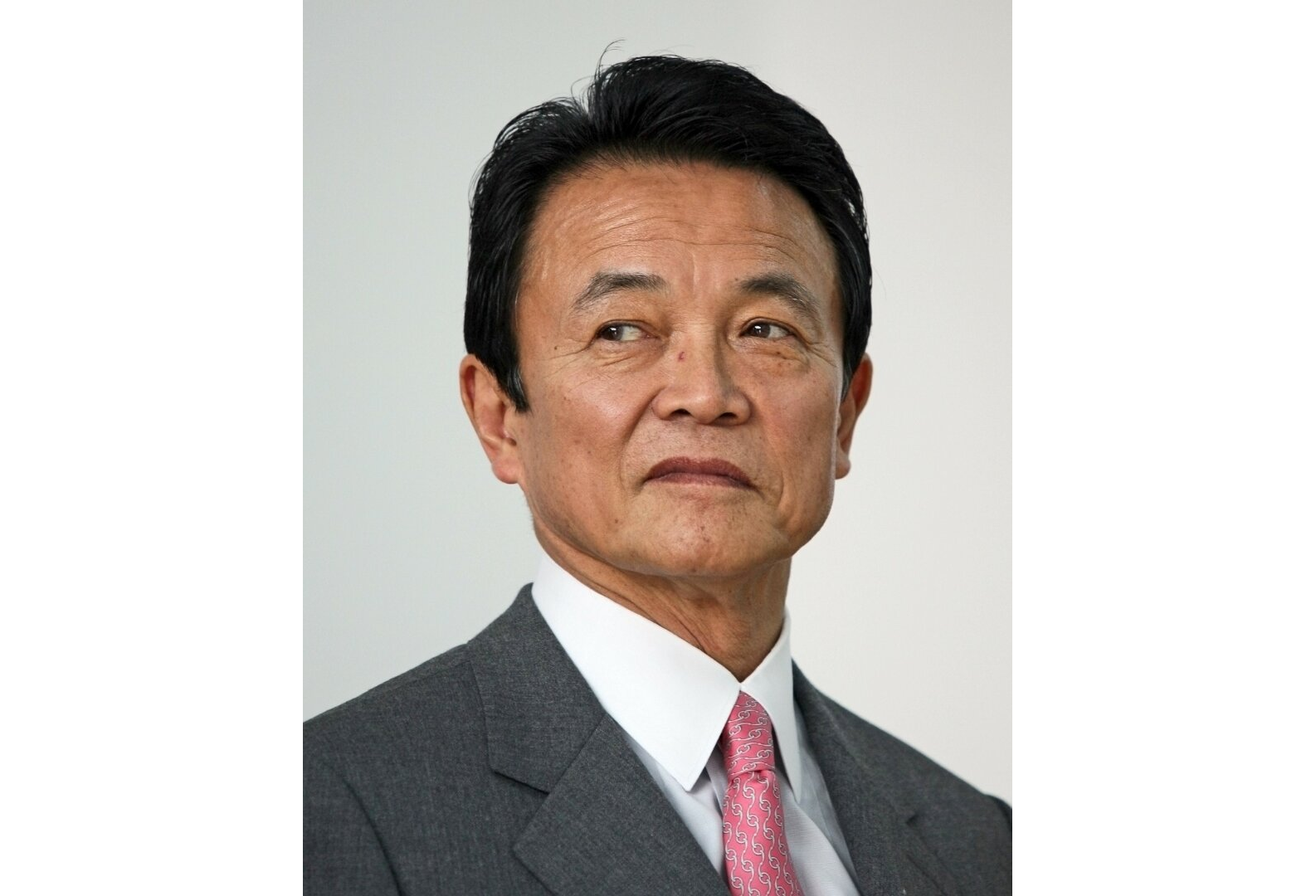 Taro Aso - Visuotinė lietuvių enciklopedija