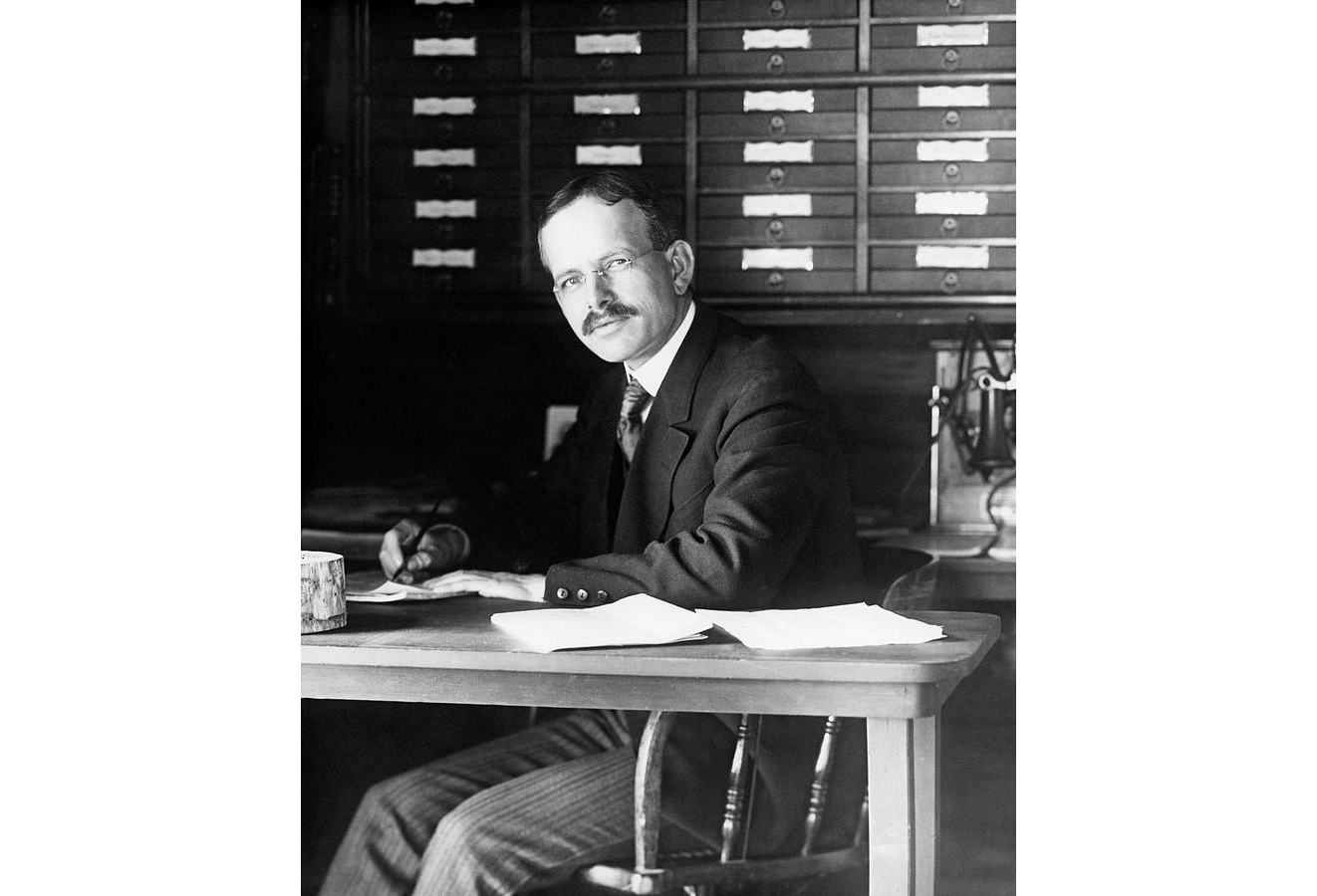 George Ellery Hale - Visuotinė lietuvių enciklopedija