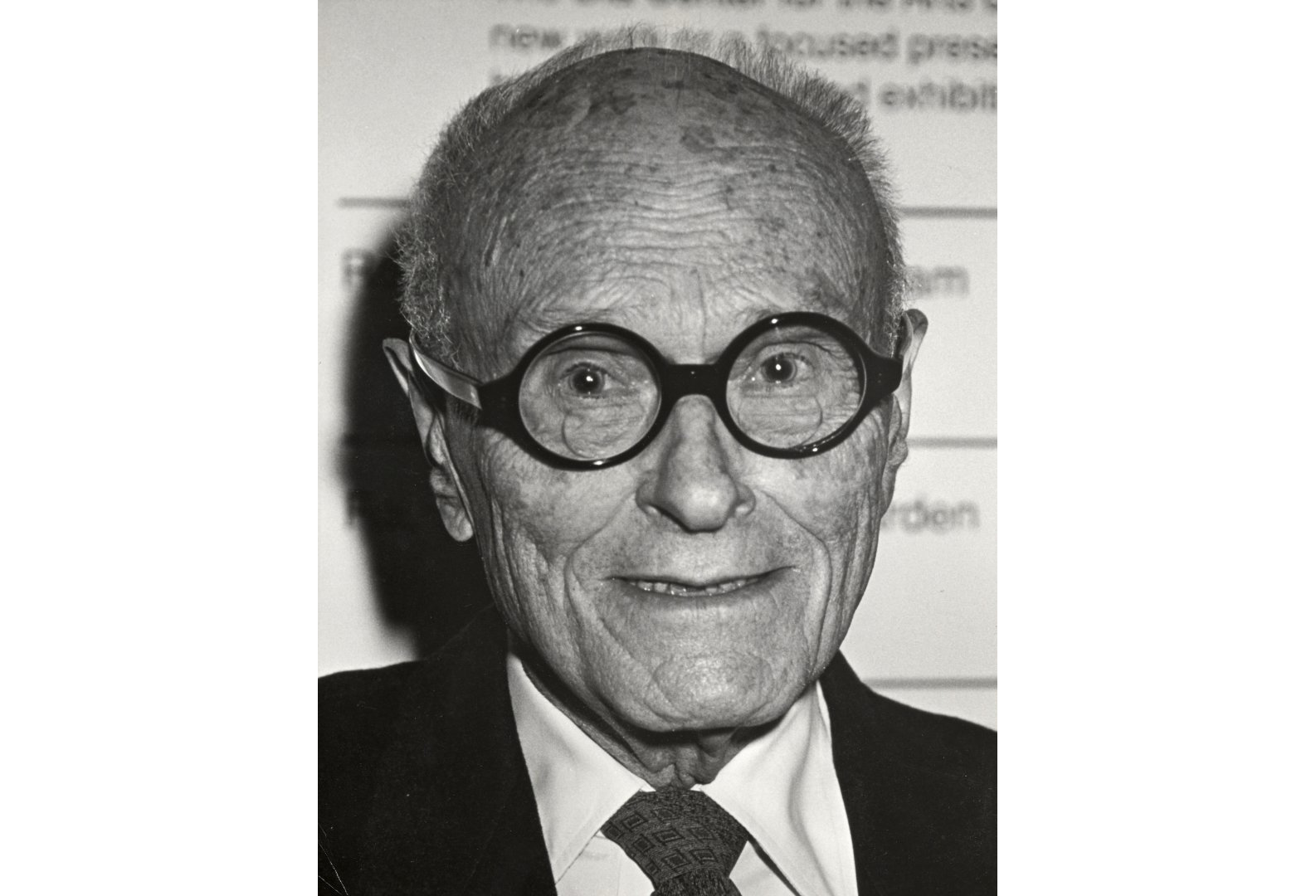 Philip Johnson - Visuotinė lietuvių enciklopedija