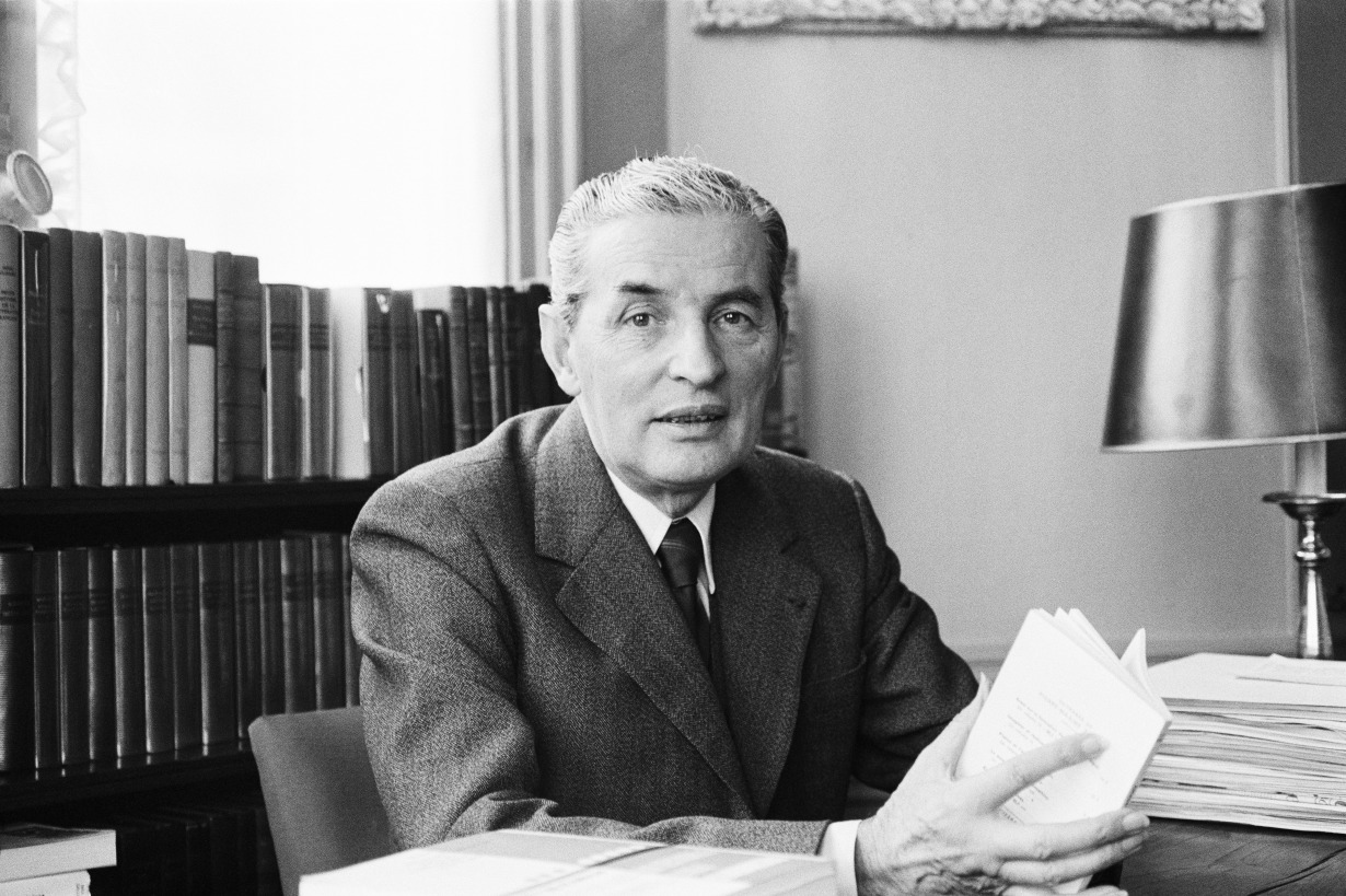 Jean Fourastié - Visuotinė lietuvių enciklopedija