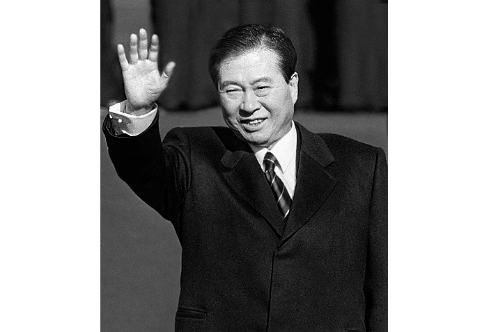 Kim De Džung - Visuotinė lietuvių enciklopedija