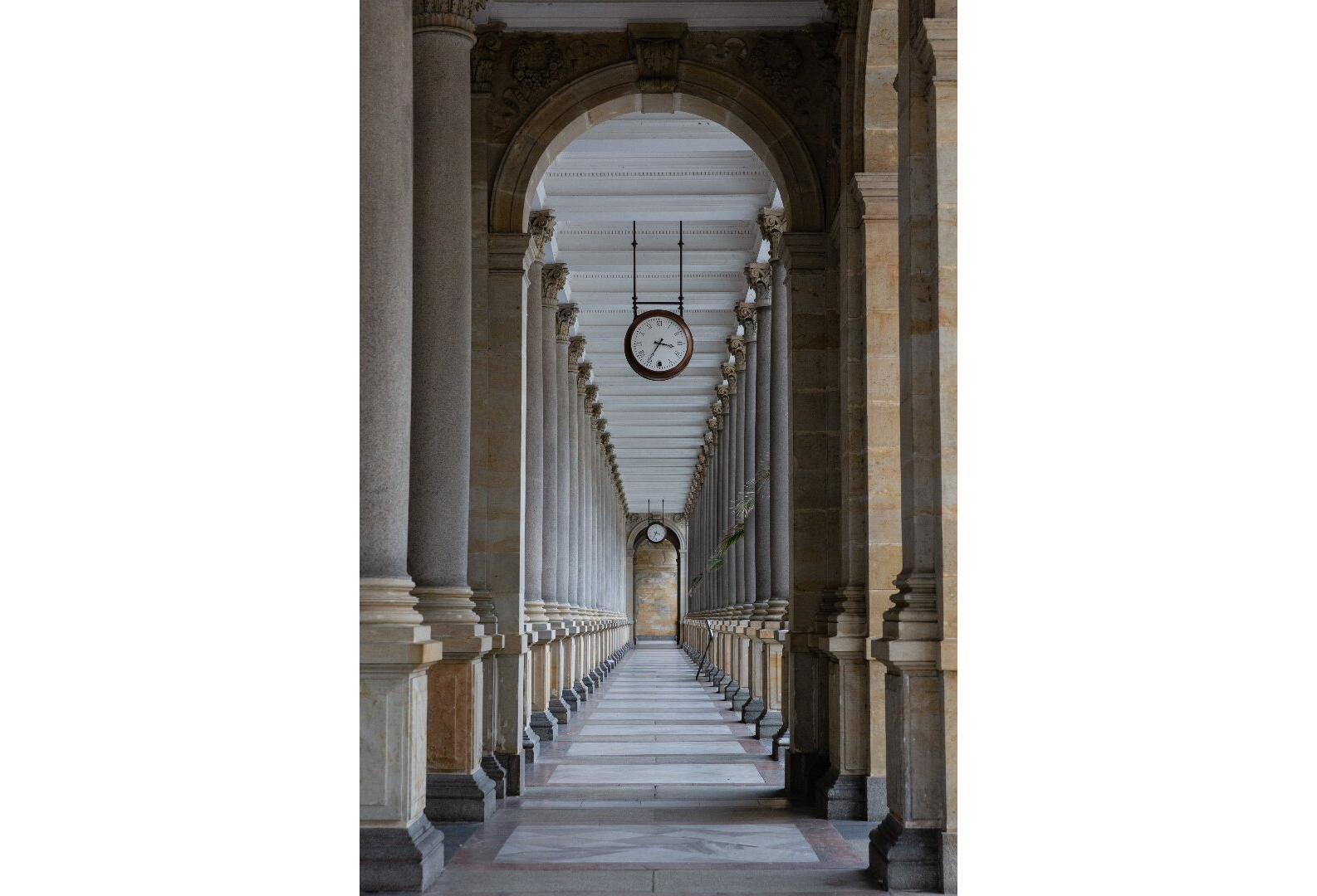 kolonada - Visuotinė lietuvių enciklopedija