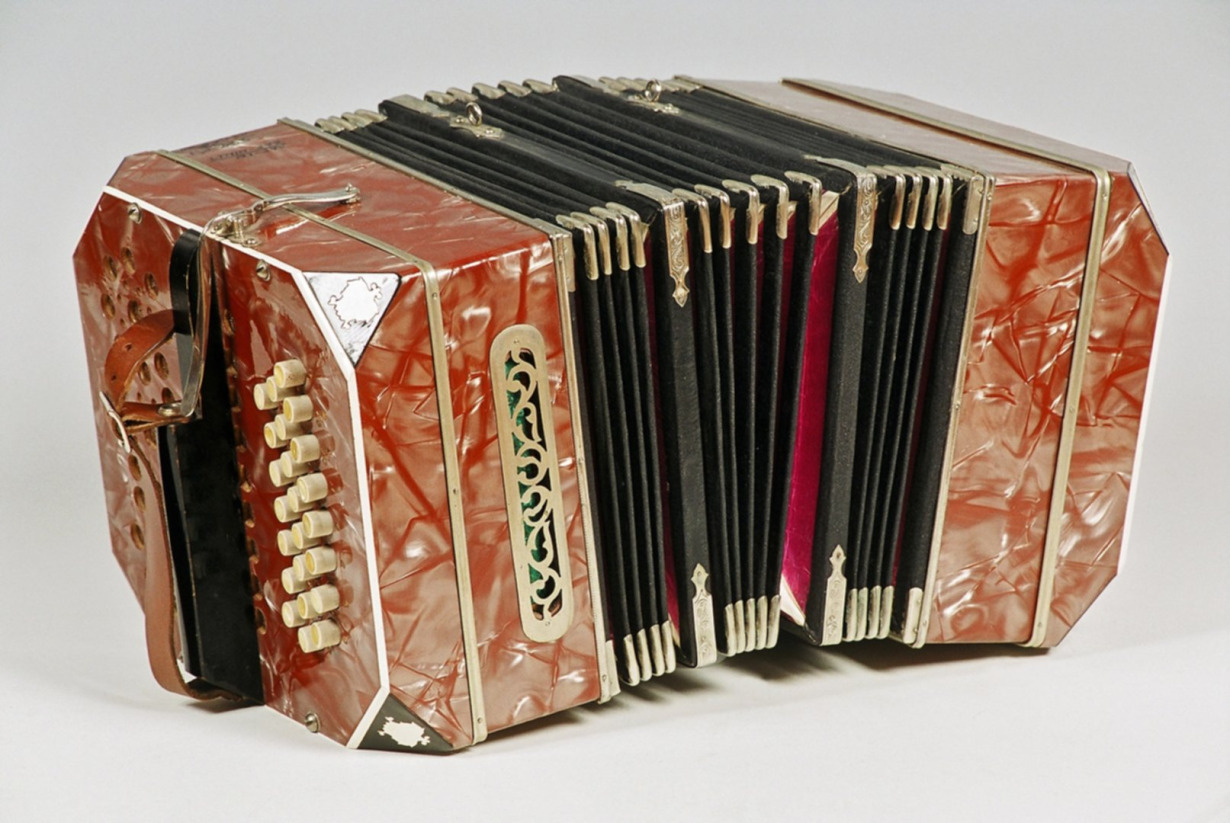 koncertina - Visuotinė lietuvių enciklopedija