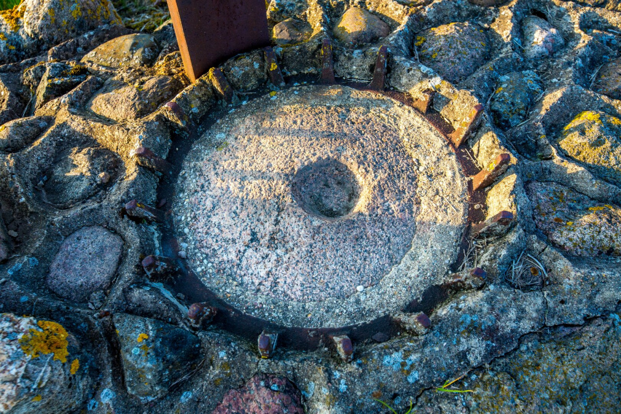 dubenėtieji akmenys - Visuotinė lietuvių enciklopedija