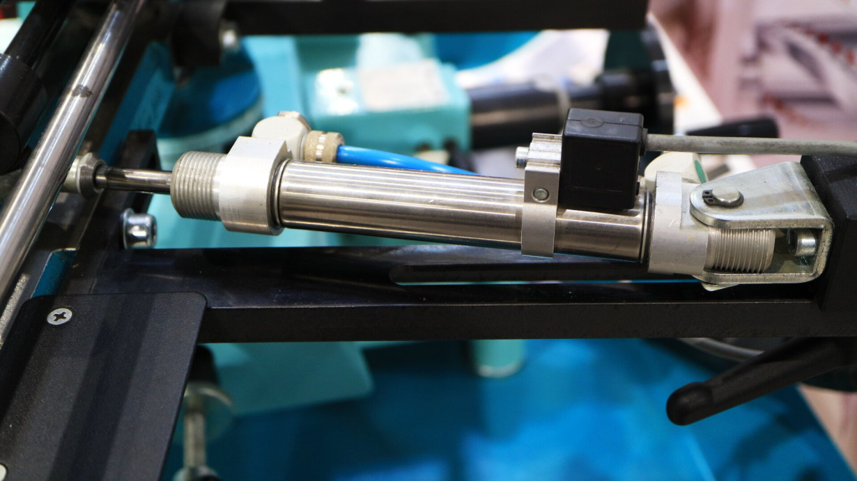 pneumatinė pavara - Visuotinė lietuvių enciklopedija