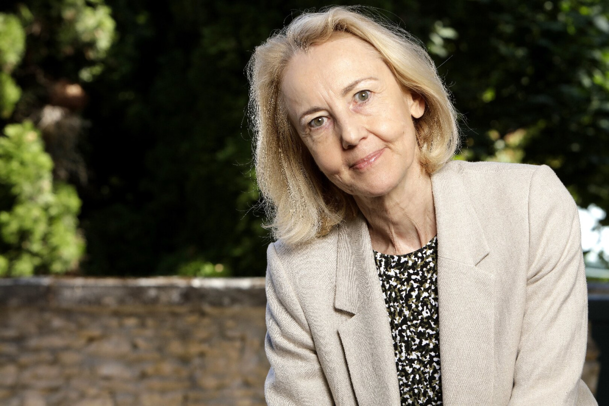 Dominique Bona - Visuotinė lietuvių enciklopedija