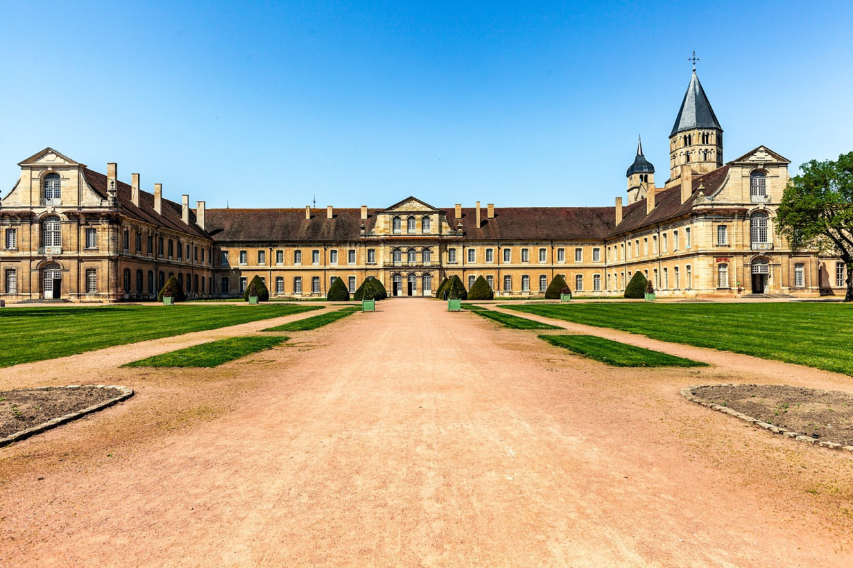 Cluny - Visuotinė lietuvių enciklopedija