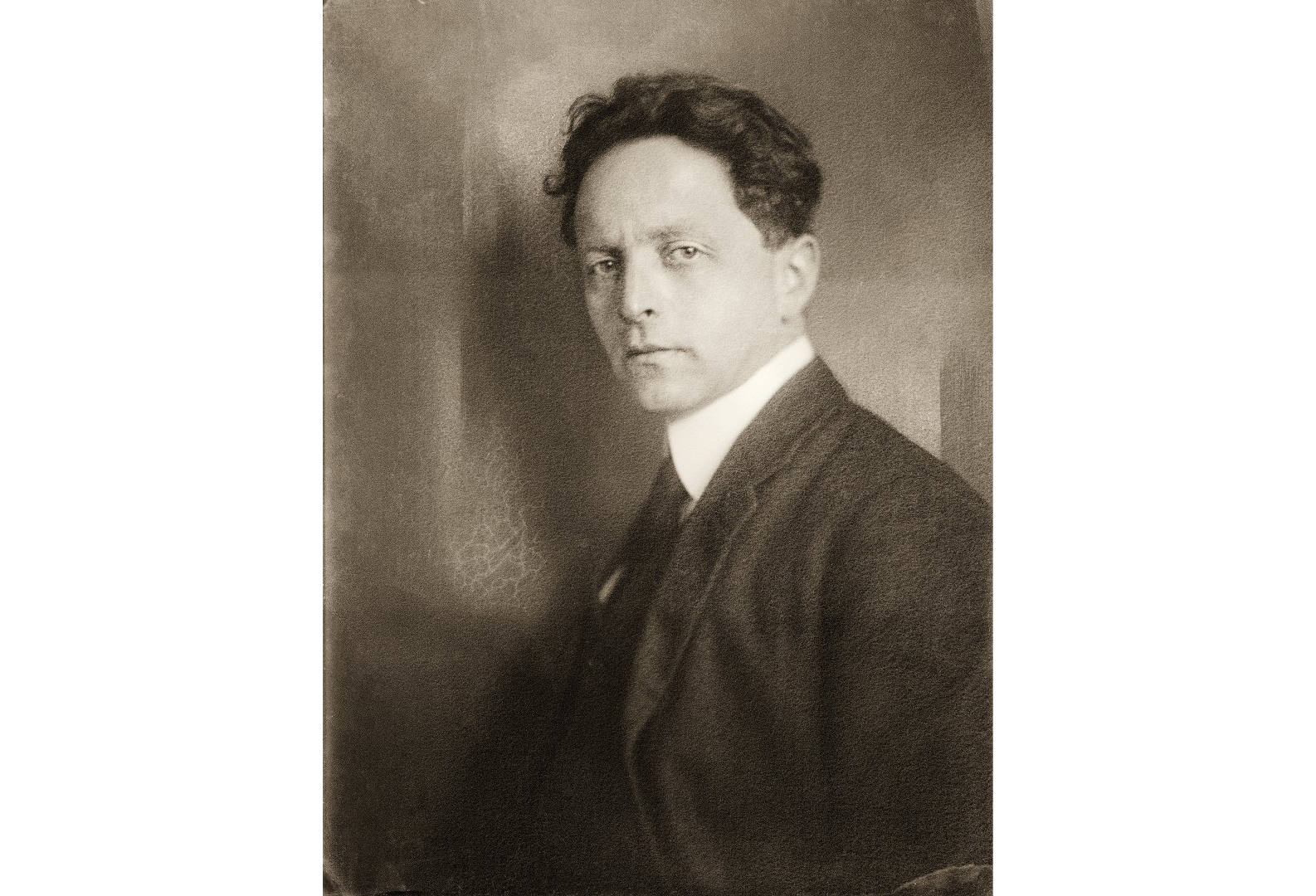 Béla Balázs - Visuotinė lietuvių enciklopedija