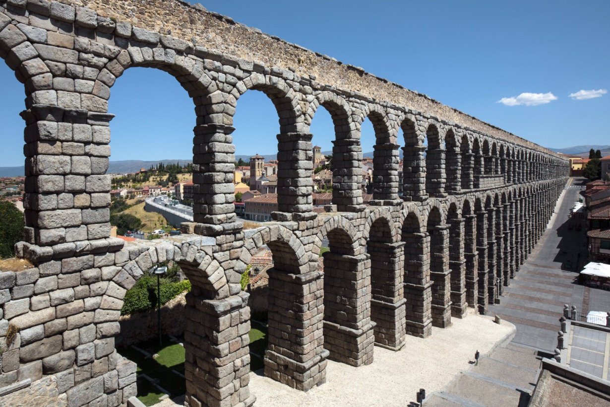 akvedukas - Visuotinė lietuvių enciklopedija