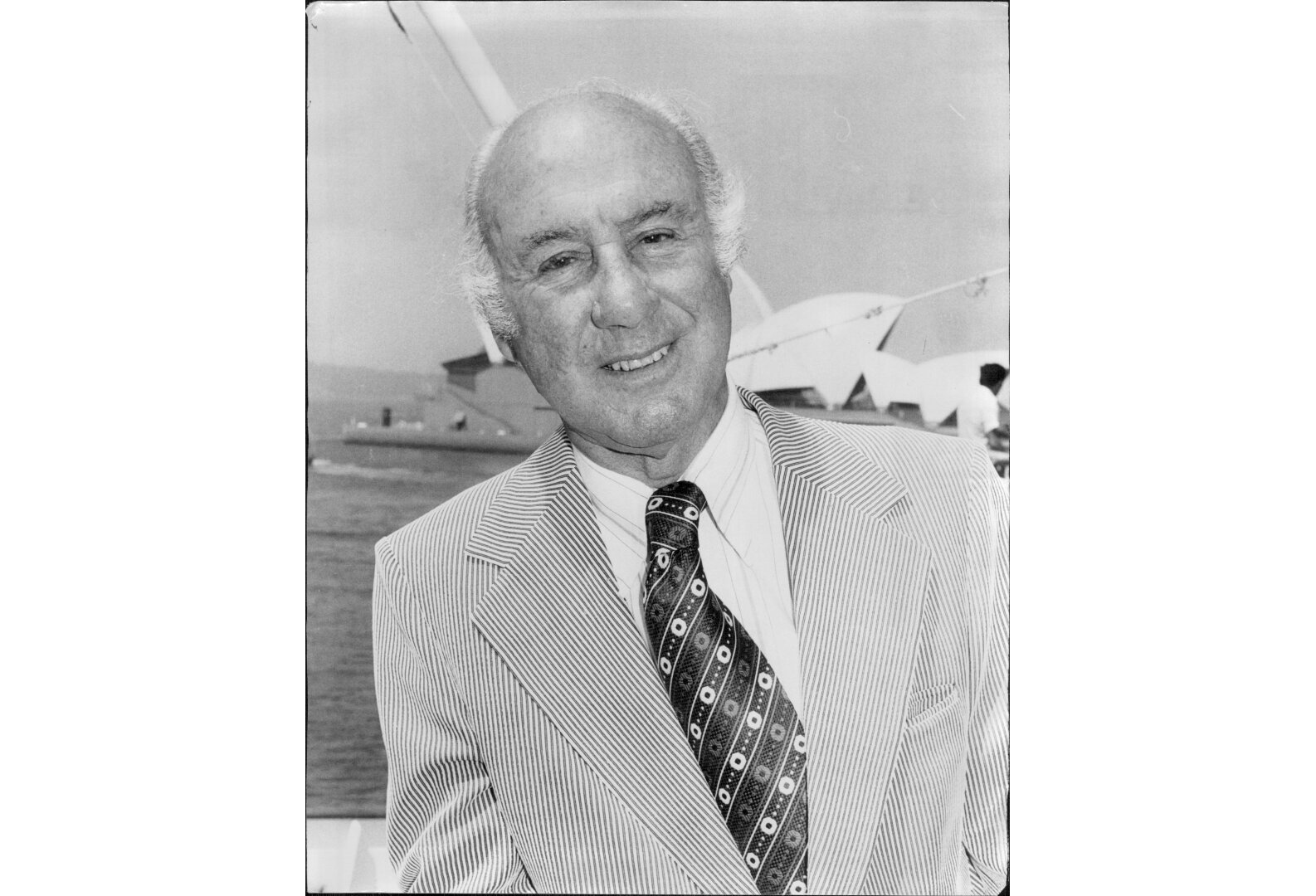 Irving Stone - Visuotinė lietuvių enciklopedija