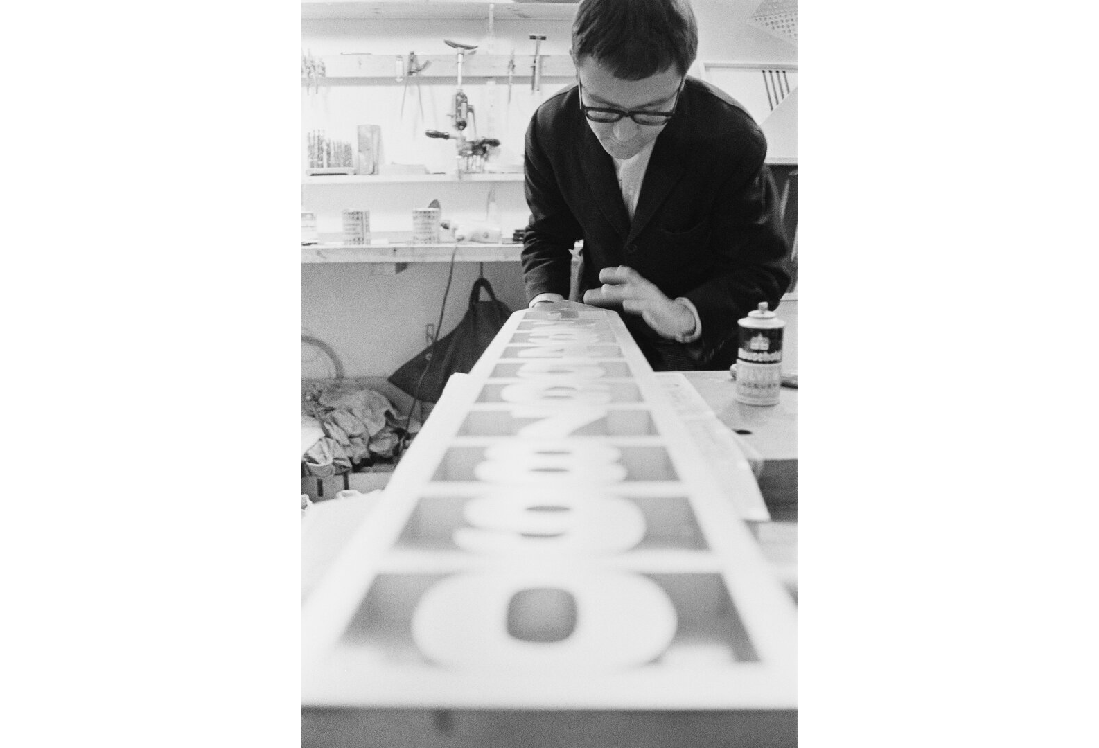 Joe Tilson - Visuotinė lietuvių enciklopedija